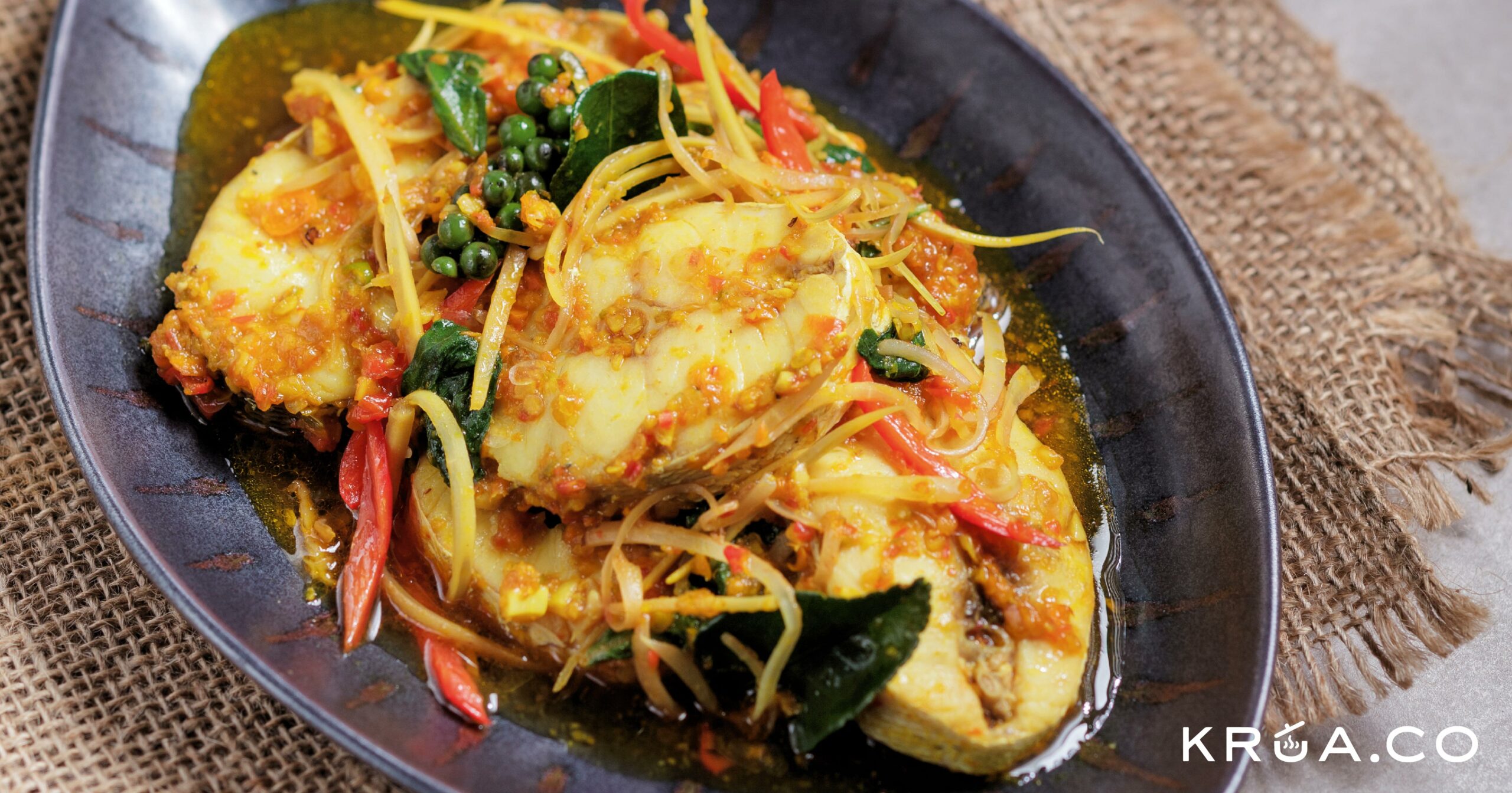 ผัดฉ่าปลาน้ำดอกไม้ by KRUA.CO