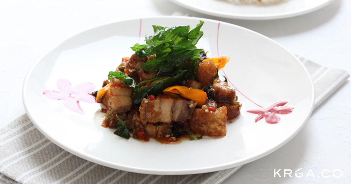 ผัดกะเพราหมูกรอบ by KRUA.CO