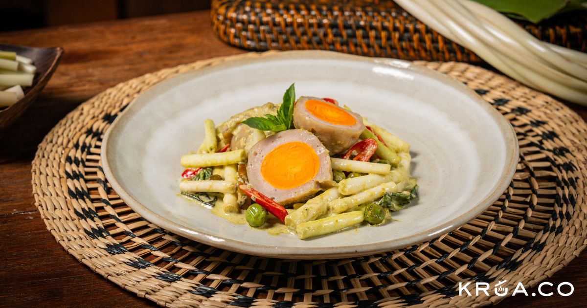 ผัดเขียวหวานปลากรายหน่อกะลา by KRUA.CO
